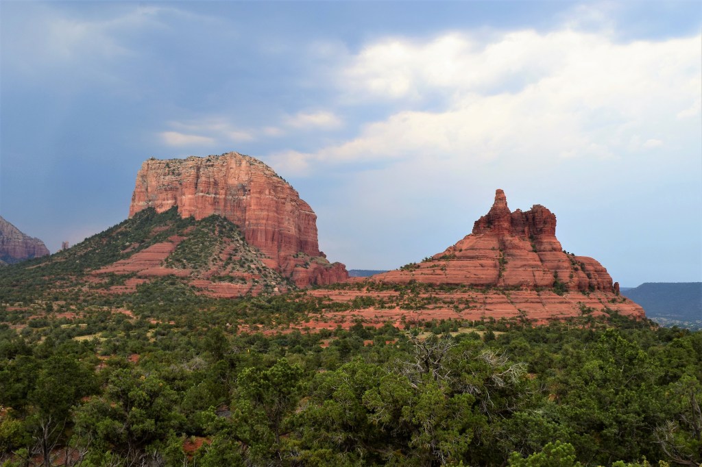 All the Reasons Why I Love and Hate Sedona – Jaunting Jen
