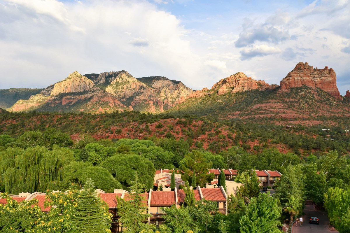 All the Reasons Why I Love and Hate Sedona – Jaunting Jen