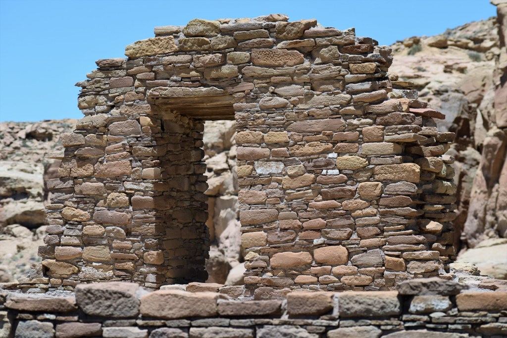 The Complete Guide to Exploring Chaco Canyon – Jaunting Jen